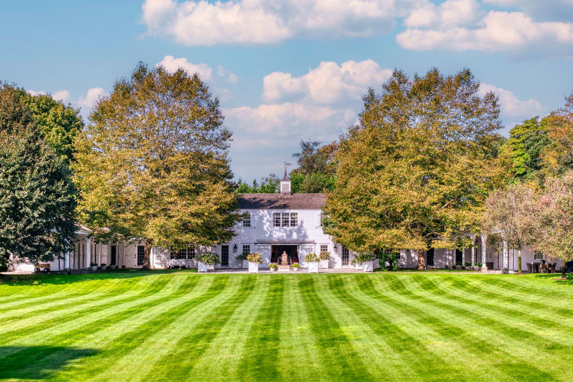 Hamptons Monthly Market Movement - Bespoke Real Estate